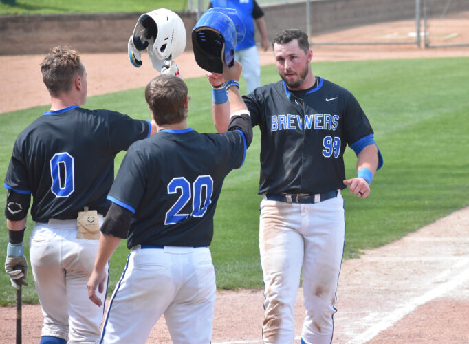 Brewers dominate to finish 2C tournament | News, Sports, Jobs - The Journal